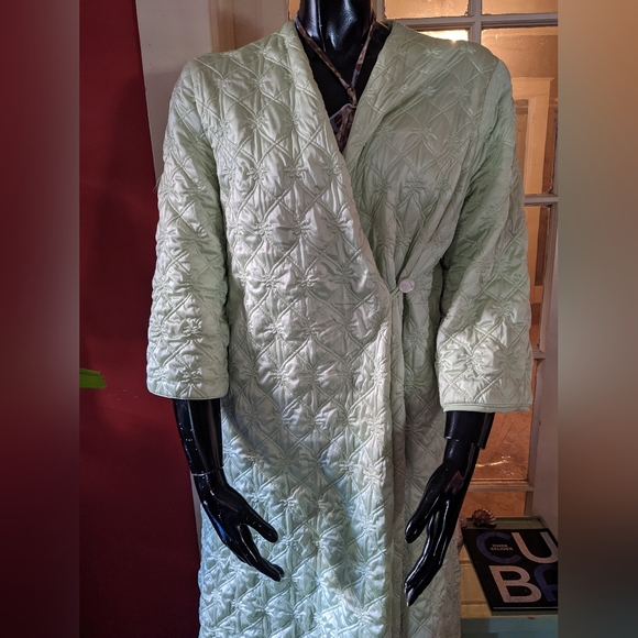 Vintage | Intimates & Sleepwear | Lovely Celadon Green Vintage Quilted ...